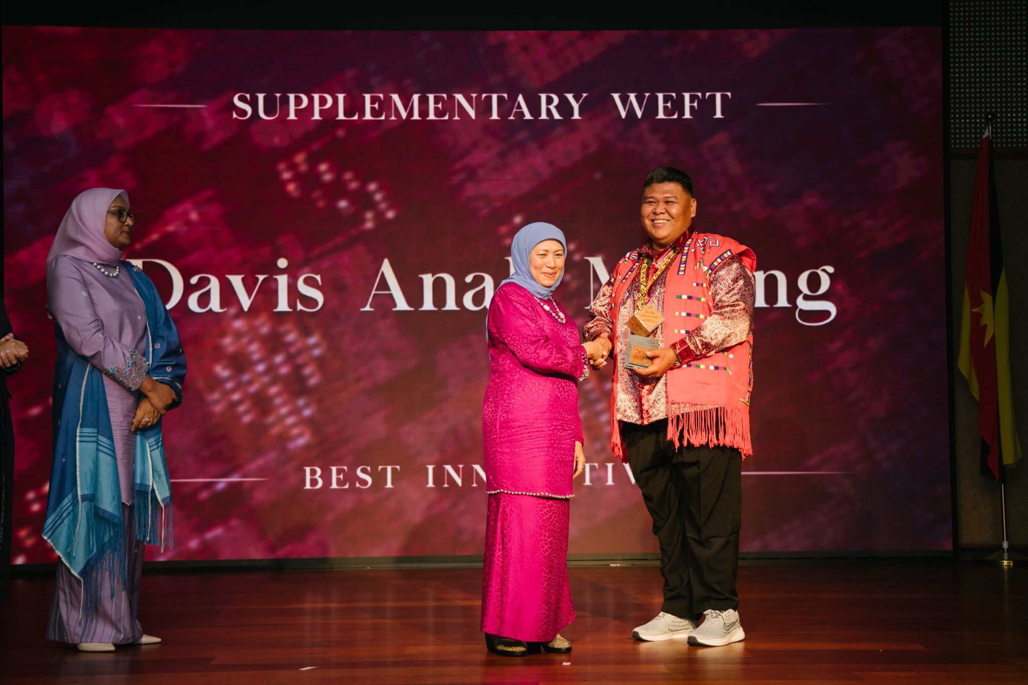 18 Malaysian Textile Artisans Recognised at the Prestigious Hasanah ...